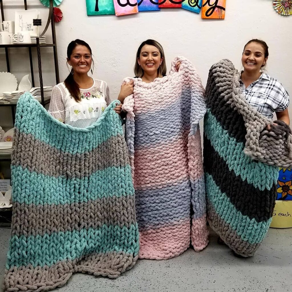 Hand Knit Chunky Blankets – Yuma’s #1 Paint & Sip Studio