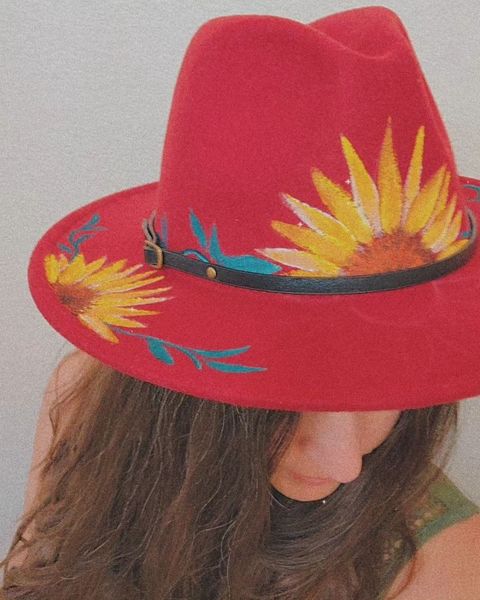 Paint-a-Hat Wearable Art – Yuma’s #1 Paint & Sip Studio