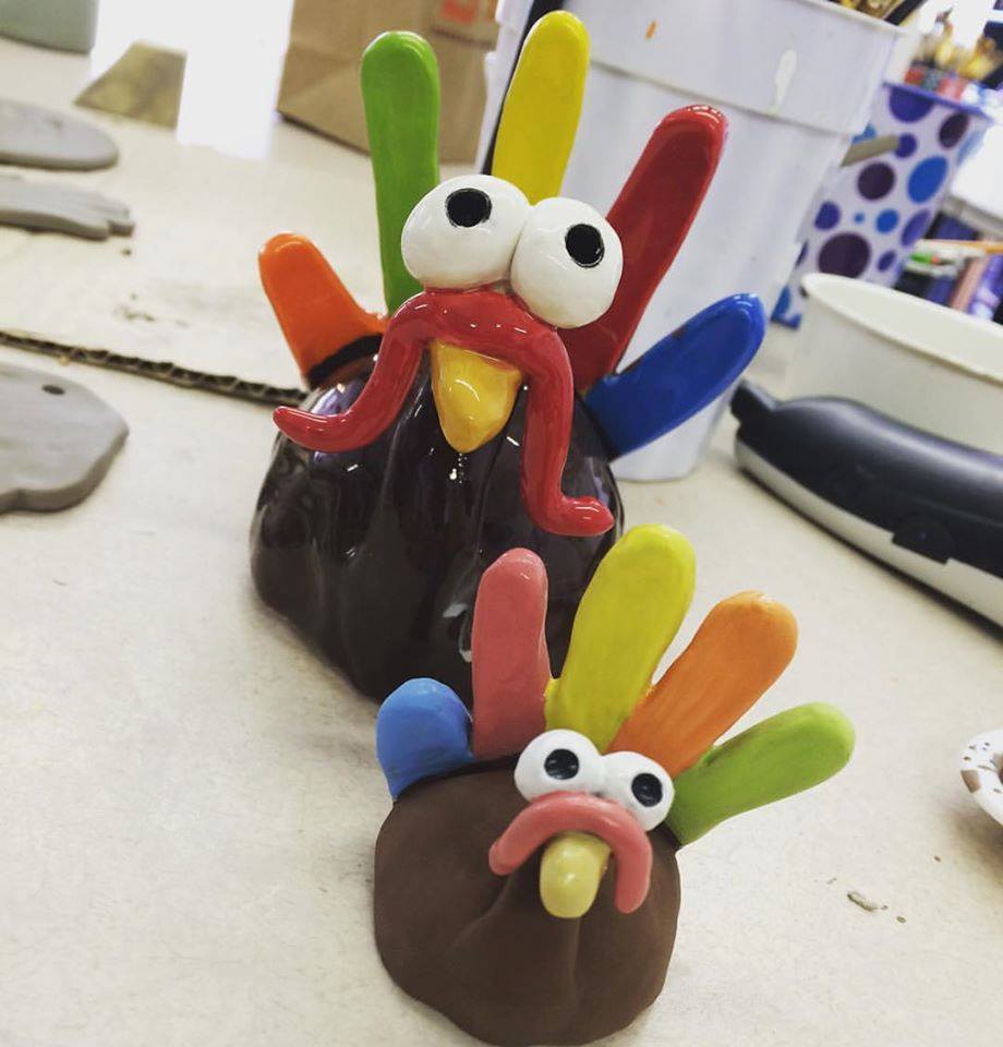 Handprint Turkey- All ages Clay Workshop – Yuma’s #1 Paint & Sip Studio